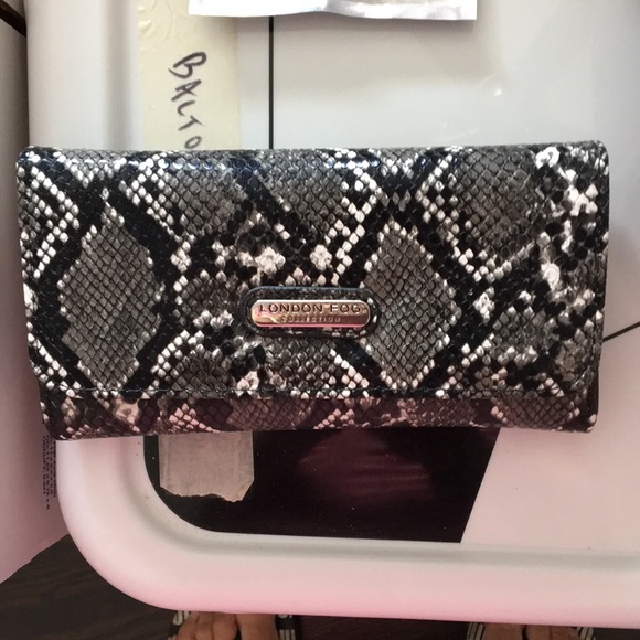 London Fog | Bags | London Fog Snakeskin Large Wallet 4 Section New ...